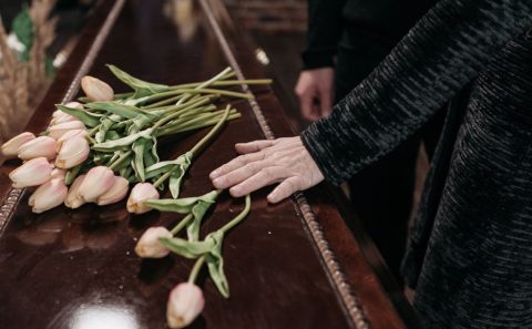 Ataúd y féretro: Definición, tipos, diferencias y precio - Marmoles Irelia